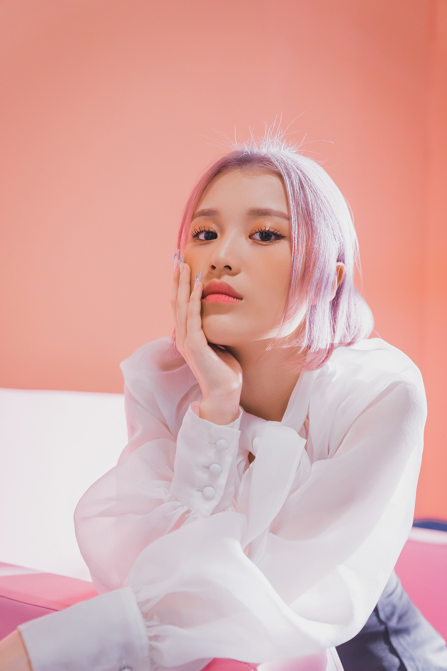 Han Sara cất giọng hát cao vút trong sản phẩm comeback kết hợp cùng RTEE