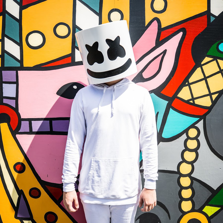 Thực hư trước tấm hình DJ Marshmello lộ diện khuôn mặt thật?