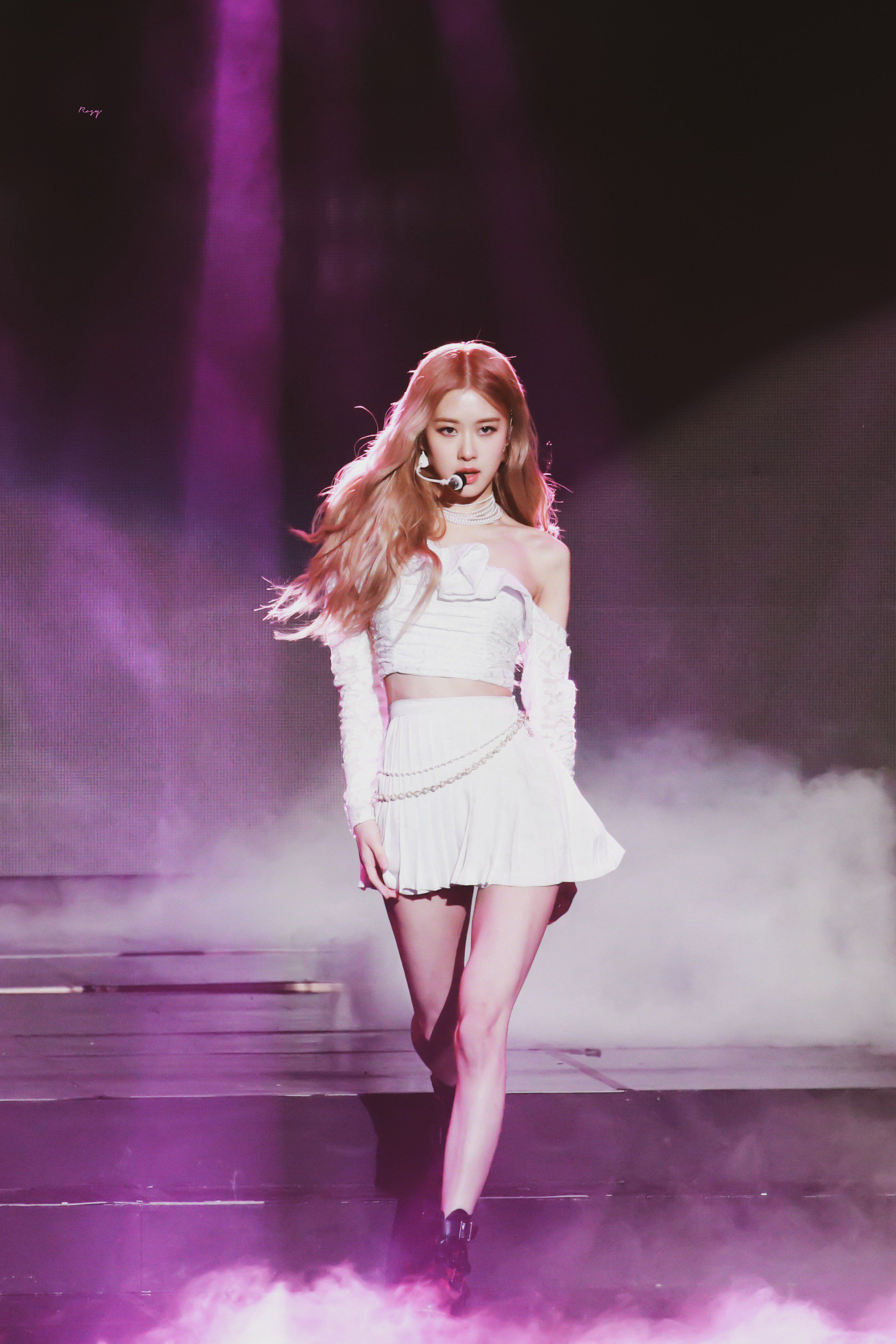 "Zero to hero" Rosé (BLACKPINK): Cô bé nhút nhát đánh bại 699 đối thủ ...