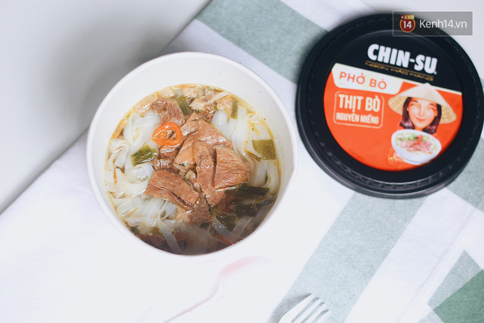 Review "thật đến từng sợi": Phở ăn liền Chinsu đang gây sốt cộng đồng