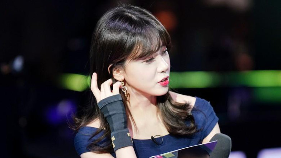 MC Kim Mina - Biểu tượng sắc đẹp mới, nàng "Joker" của LMHT Hàn Quốc