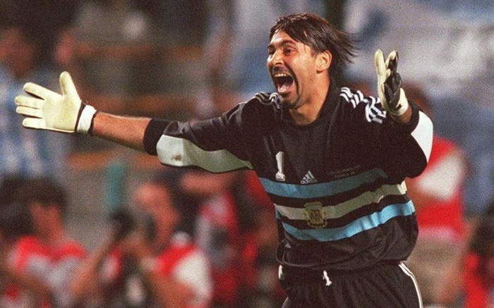 CARLOS ROA, tin tức Mới nhất Carlos Roa, chàng thủ môn kì dị từ chối MU ...