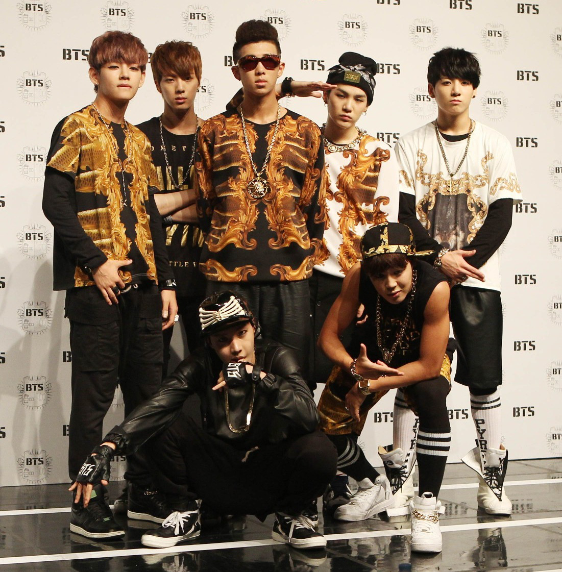 BTS, BIGBANG và những nhóm nhạc vừa debut đã bị "trù" flop