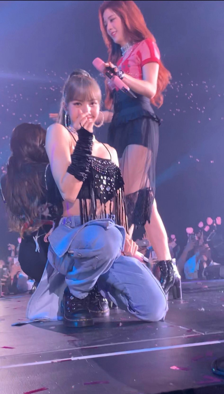 Vẫn biết Lisa đẹp nhưng loạt ảnh chụp vội của "Lạp Lão Sư" còn khiến ...