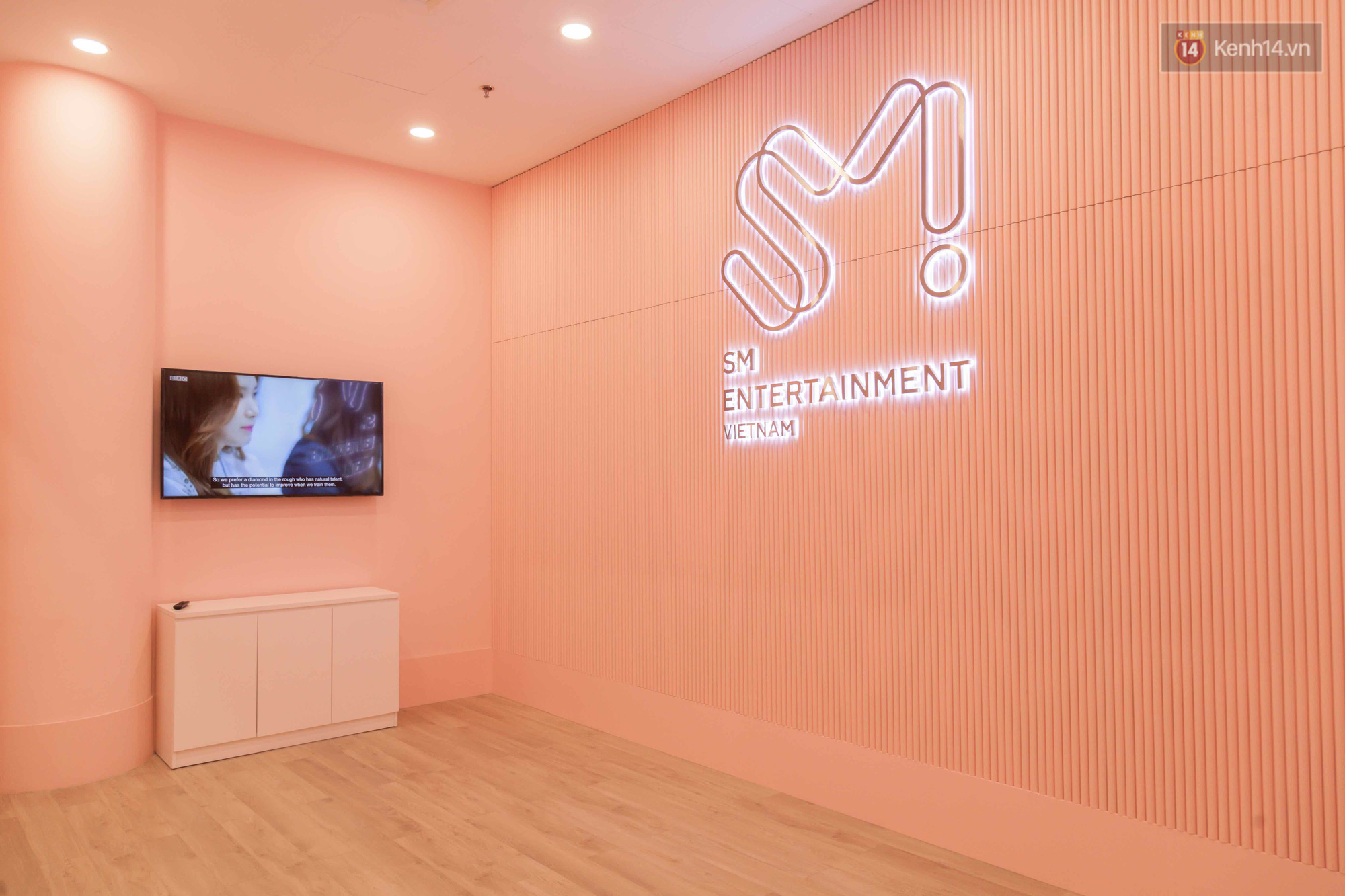 CỰC HOT: SMTOWN Cafe chính thức về Việt Nam, không gian sống ảo không ...