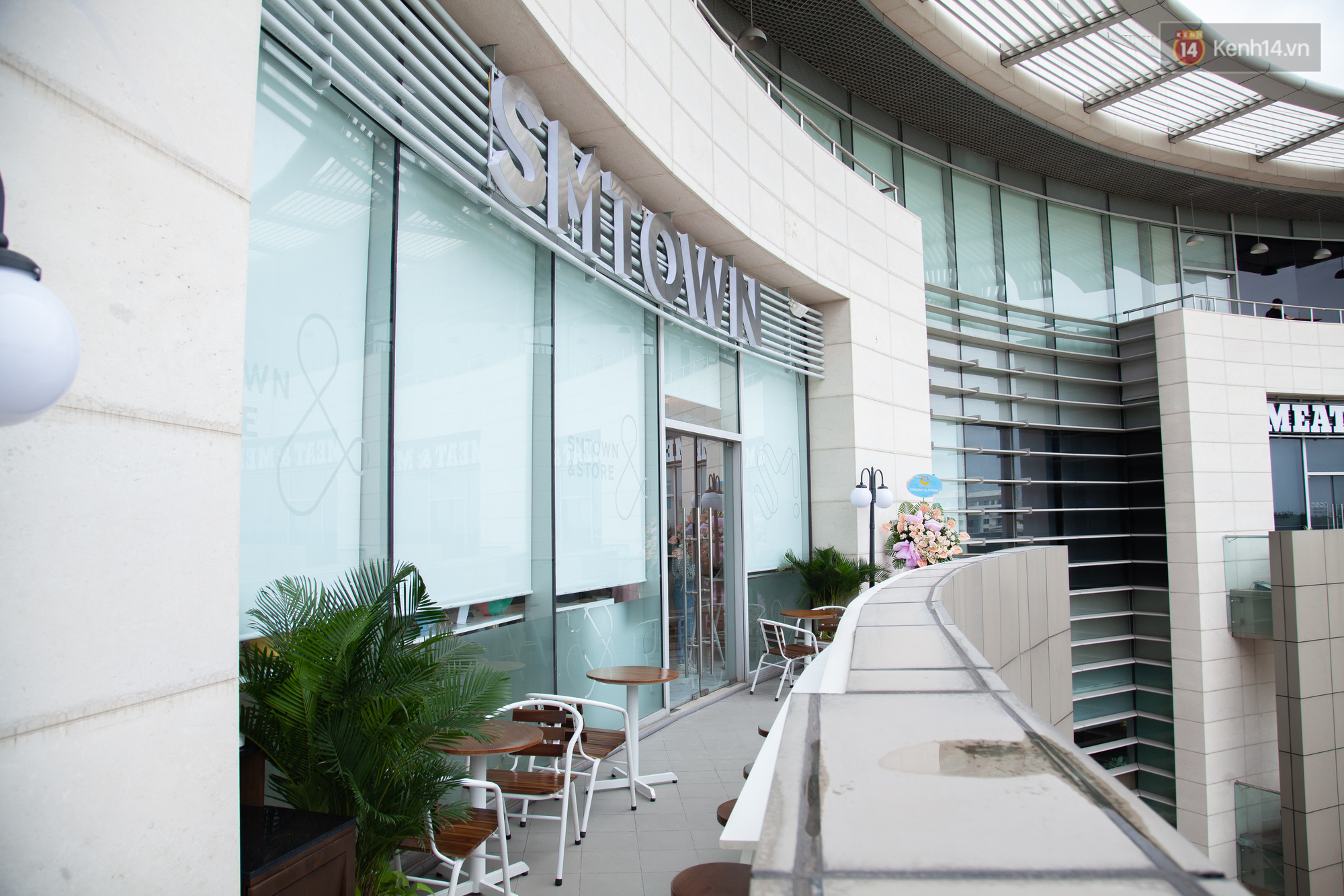 CỰC HOT: SMTOWN Cafe chính thức về Việt Nam, không gian sống ảo không ...