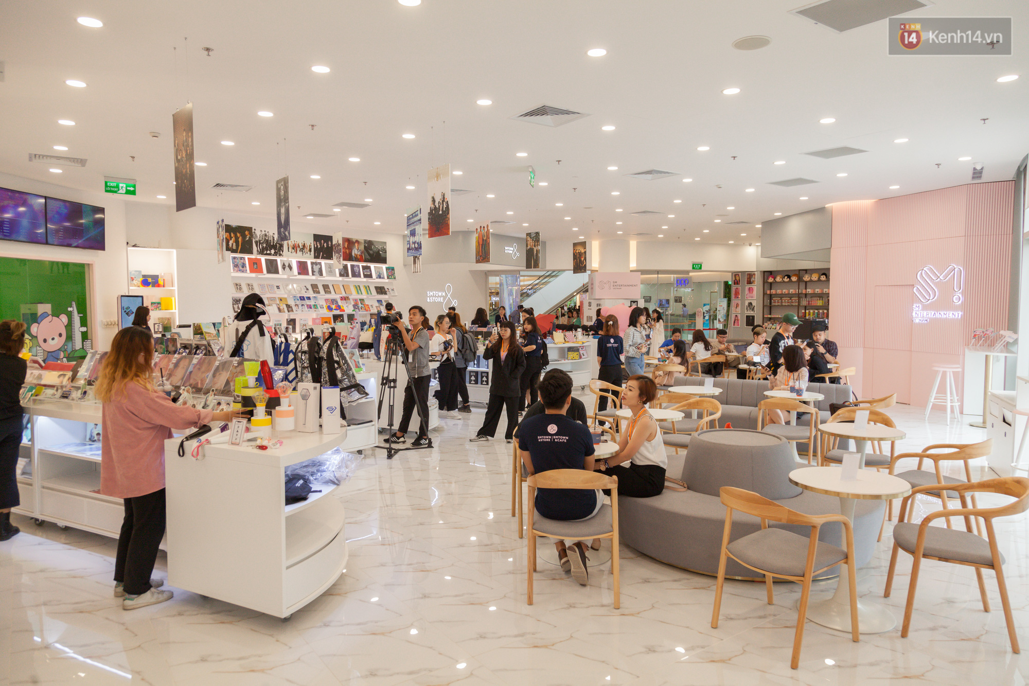 CỰC HOT: SMTOWN Cafe chính thức về Việt Nam, không gian sống ảo không ...