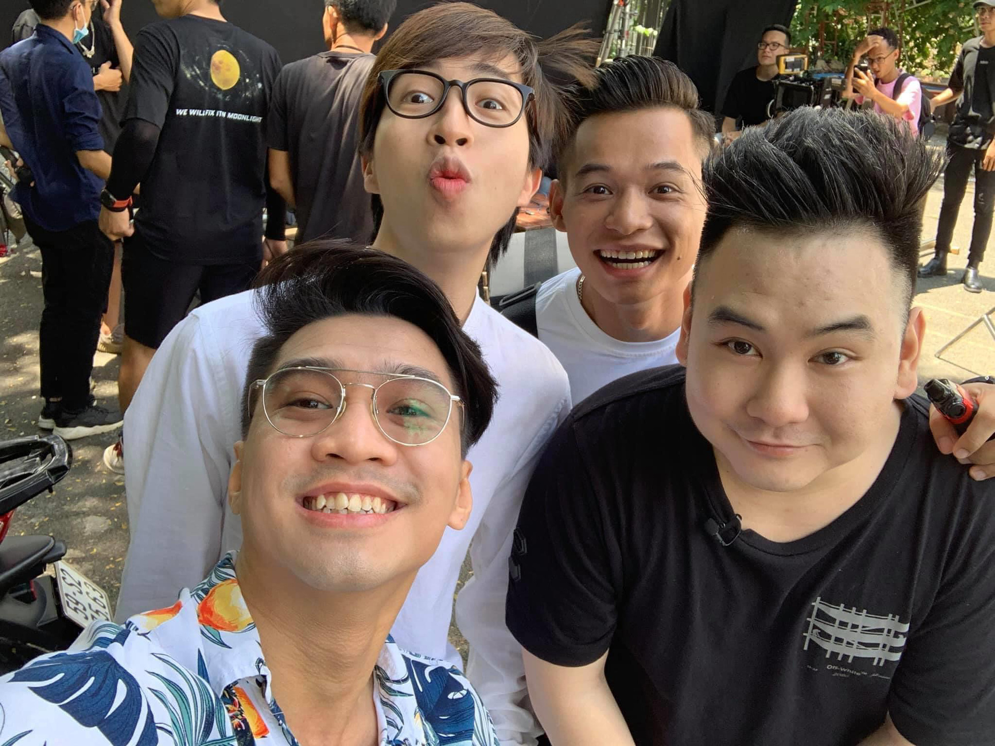 Độ Mixi - Đằng sau một streamer bỗ bã trên sóng là cả một "bầu trời tư ...