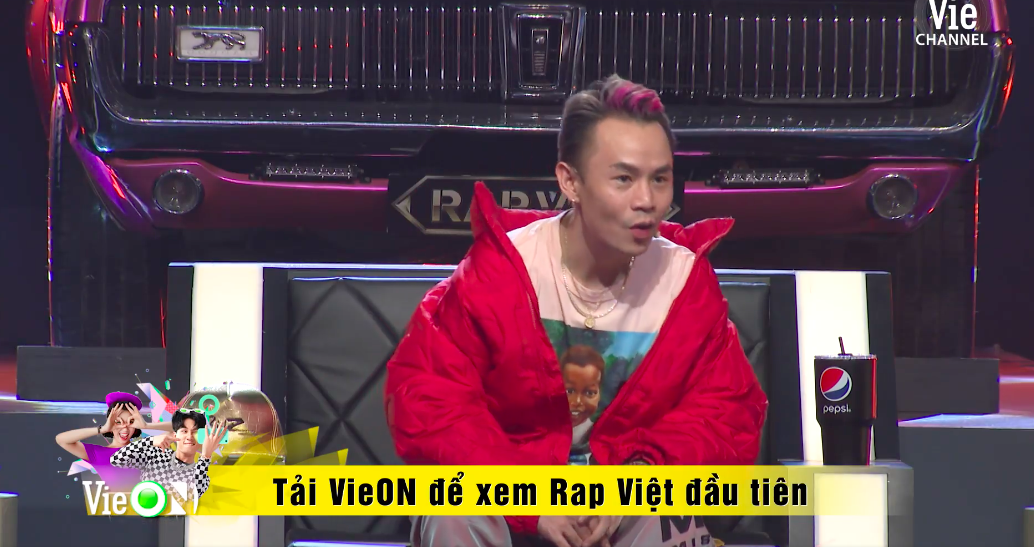 Clip: Tage và Tlinh chính thức "chạm trán" vòng đối đầu Rap Việt