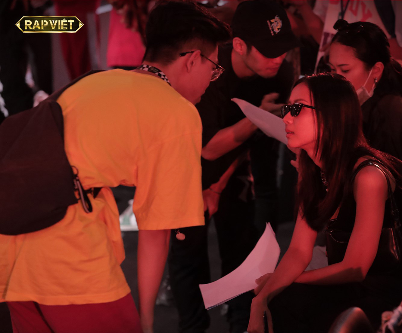 Suboi giản dị, nhí nhố trên sàn tập vòng Đối đầu cùng cả team Rap Việt