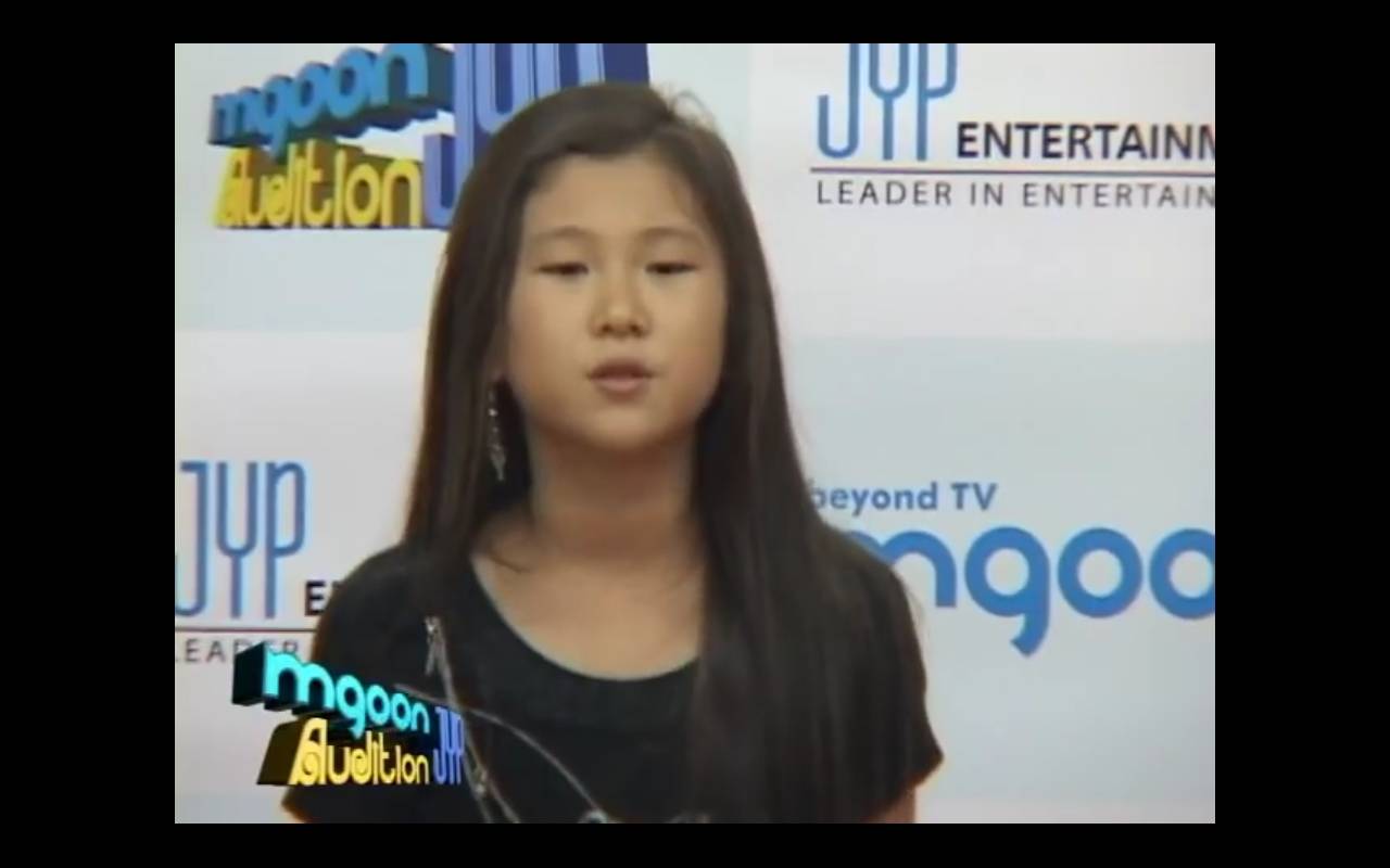 Knet "đào" lại ảnh pre-debut của Rosé (BLACKPINK), bỗng nhận ra nữ idol ...