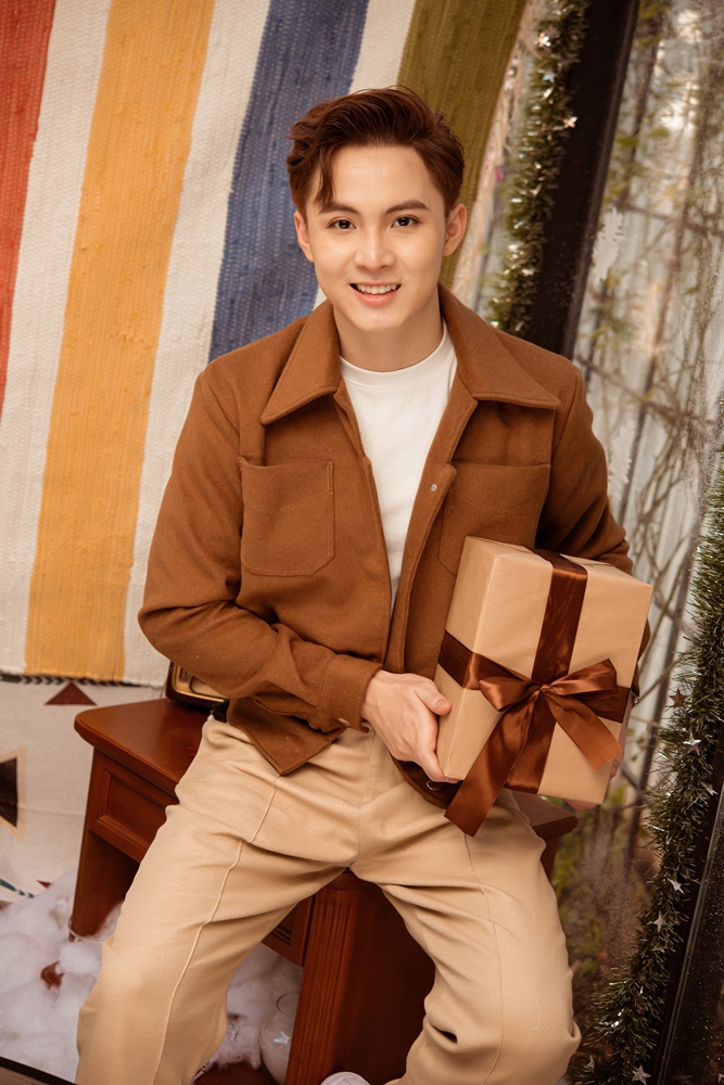 Cara - NoWay tung bộ ảnh cực tình cảm đón Giáng sinh đầu tiên bên nhau