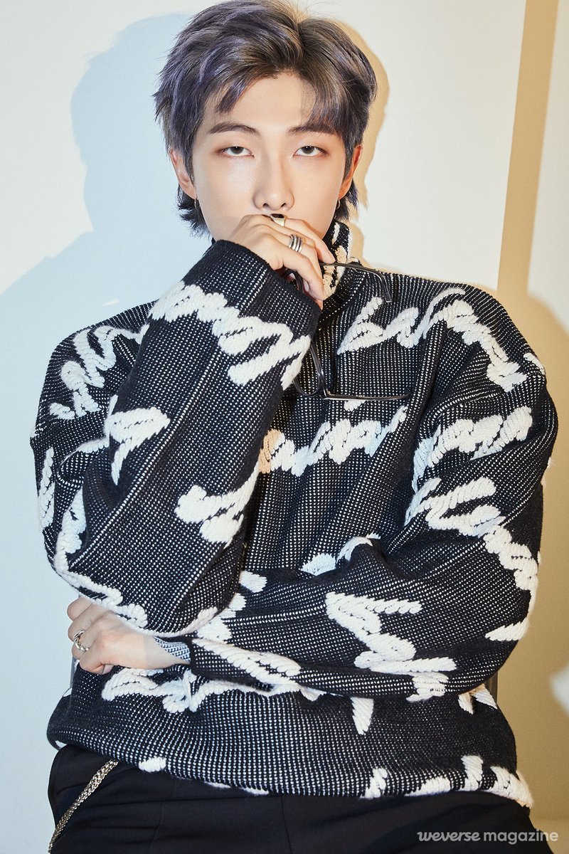 Các idol Kpop có IQ cao ngất ngưởng gần bằng Einstein: Có người lọt top ...