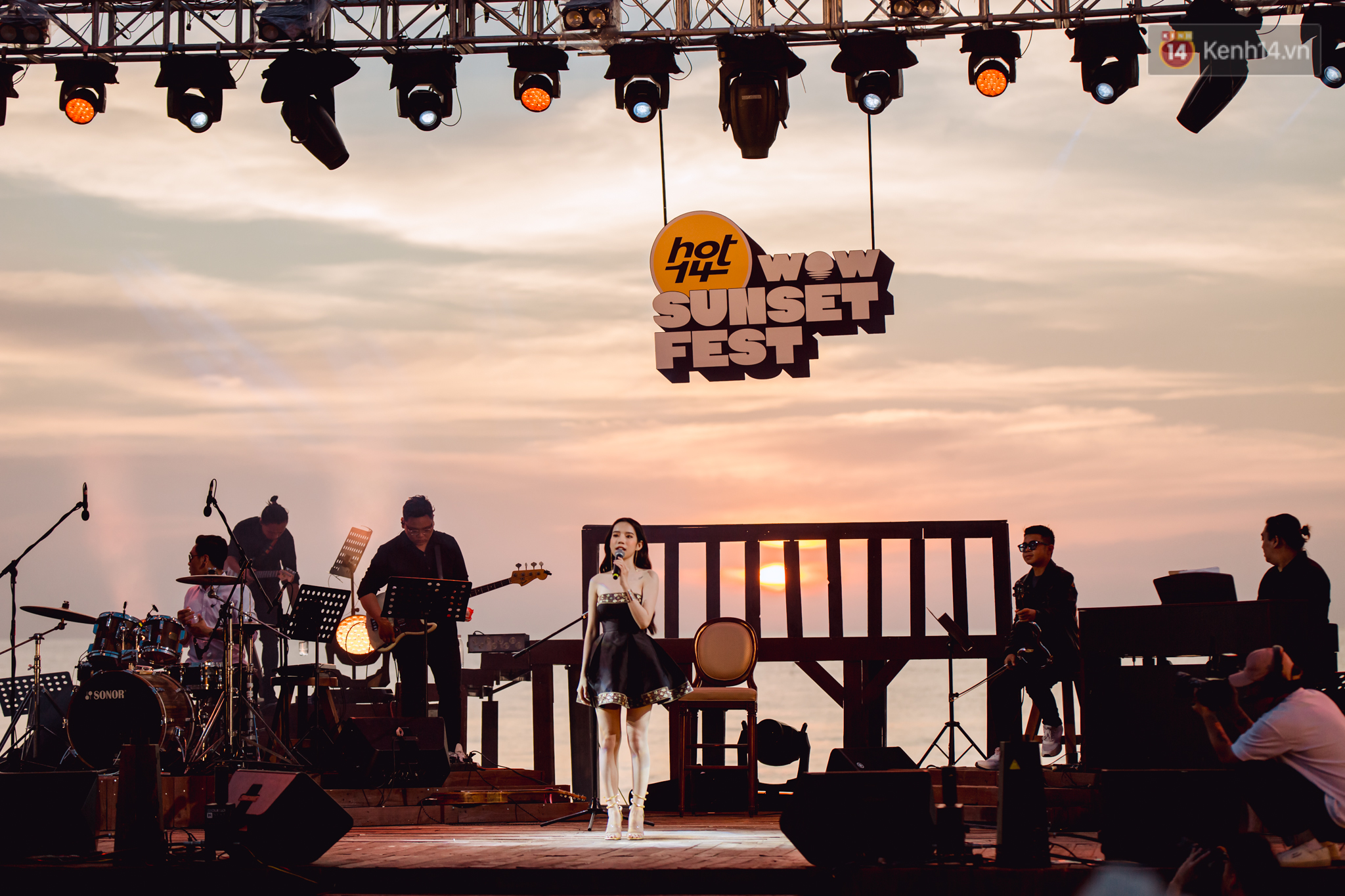 Điểm lại loạt khoảnh khắc có 1-0-2 tại HOT14 WOW Sunset Fest