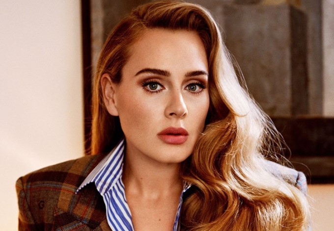 Chiếc iPhone "đời Tống" gây bất ngờ khi xuất hiện trong MV mới của ...