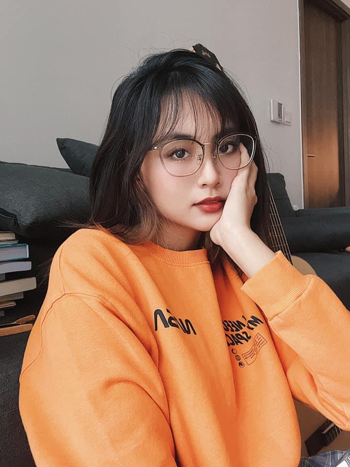 Minh Nghi đau đầu vì "nghiện" nạp game, một nữ streamer nổi tiếng cũng ...