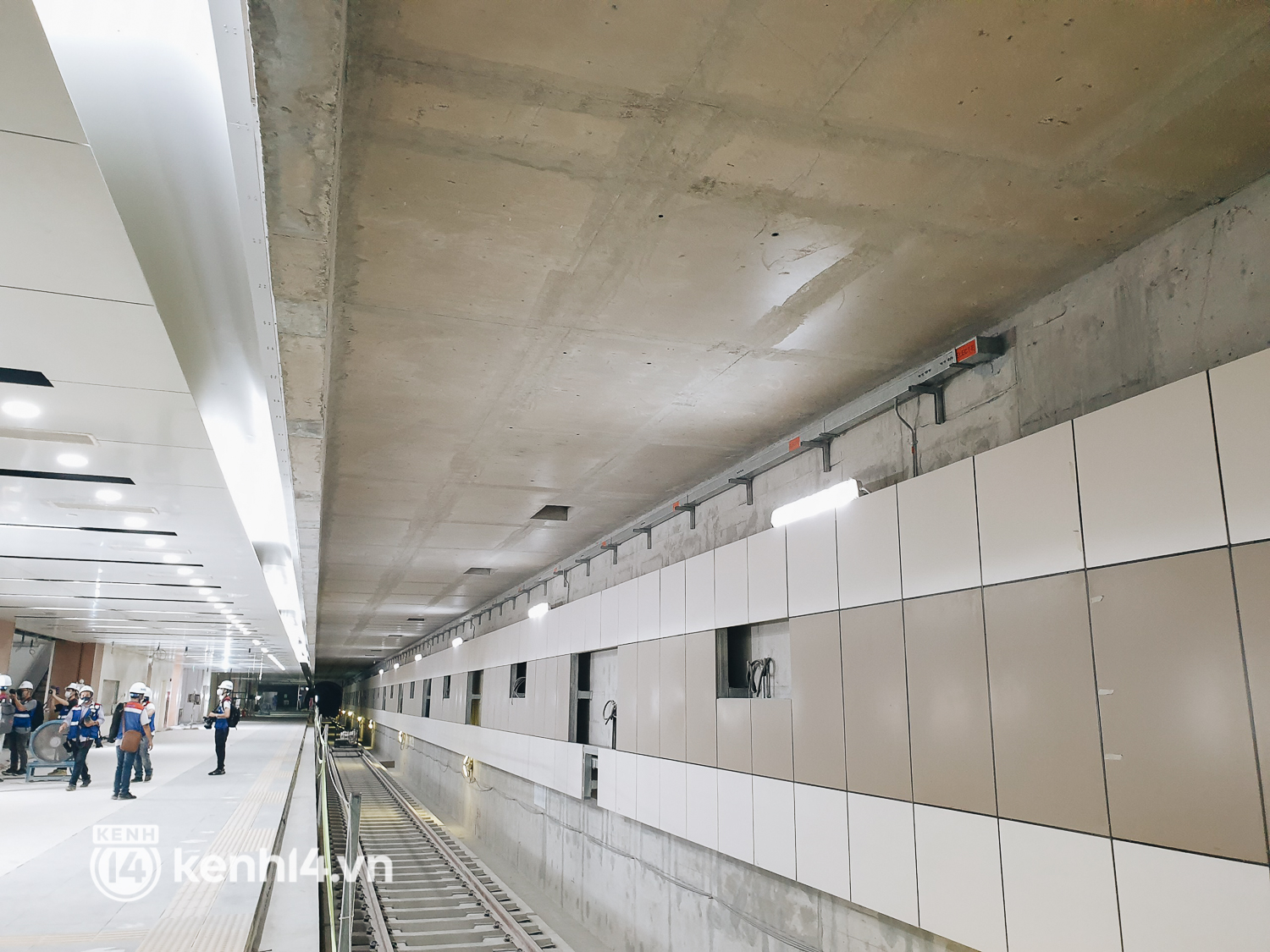 Chùm ảnh: Nhà ga trung tâm Bến Thành tuyến Metro ở Sài Gòn đã dần lộ ...