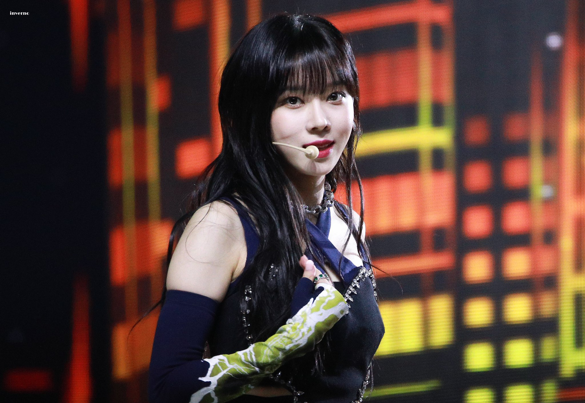Winter (aespa) gây "sốc visual" vì giống Irene (Red Velvet)