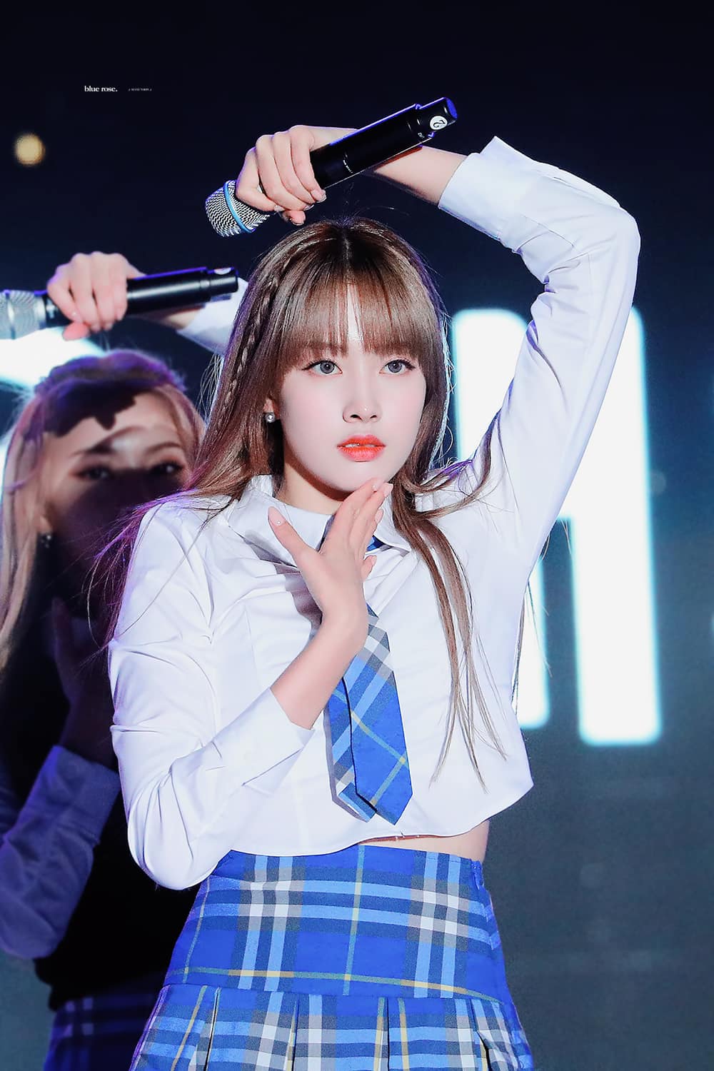 Nữ idol Gen 4 gây sốc visual vì xinh như búp bê
