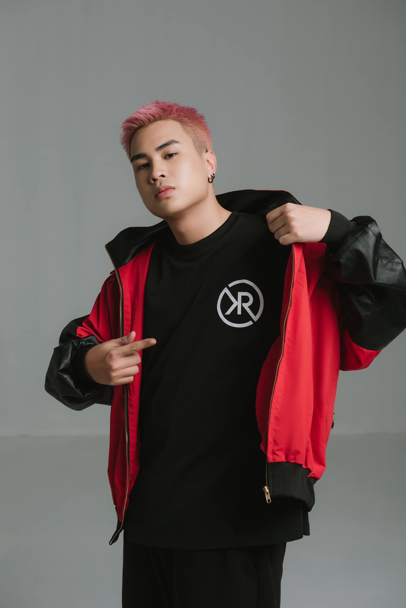 Karik đăng ảnh "full team" nhưng lại thiếu duy nhất 1 thí sinh quan trọng!