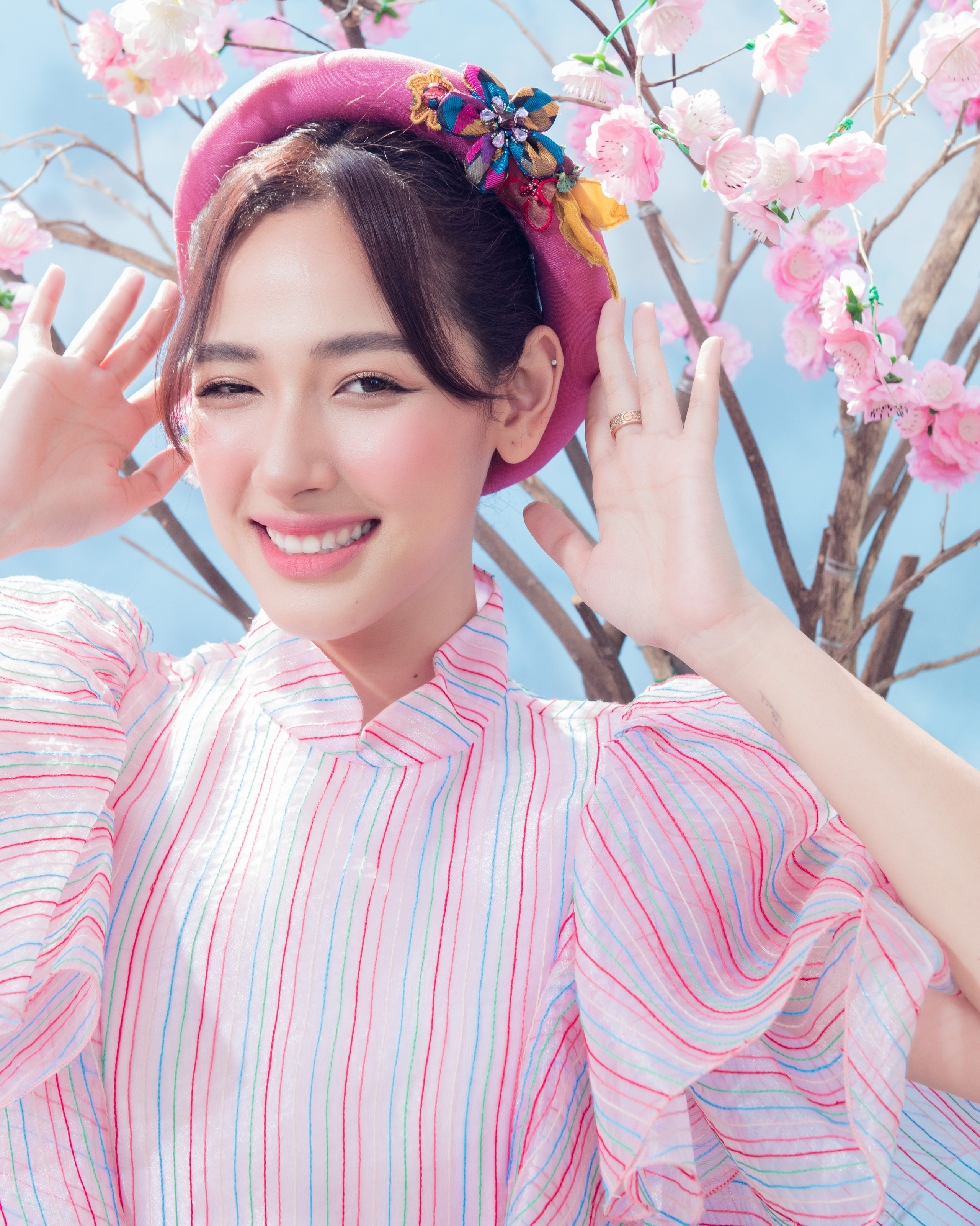 Cara - NoWay "phát cẩu lương" dịp Tết, không quên nhắc fan cùng chống dịch