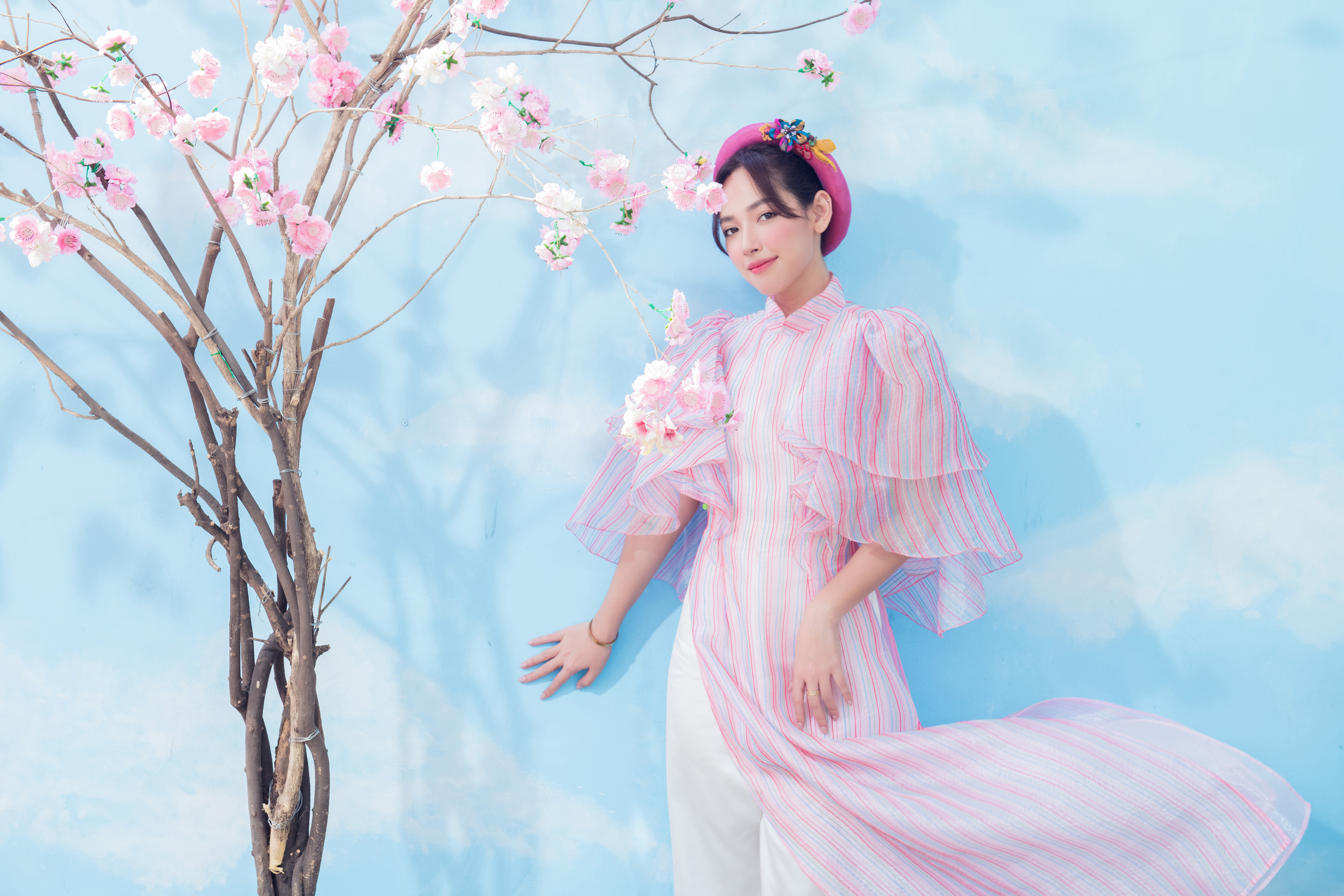 Cara - NoWay "phát cẩu lương" dịp Tết, không quên nhắc fan cùng chống dịch