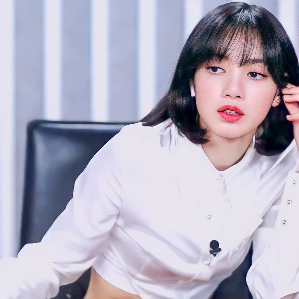 Dở khóc dở cười nghịch lý khiến "cô giáo online" Lisa gặp sự cố tại ...