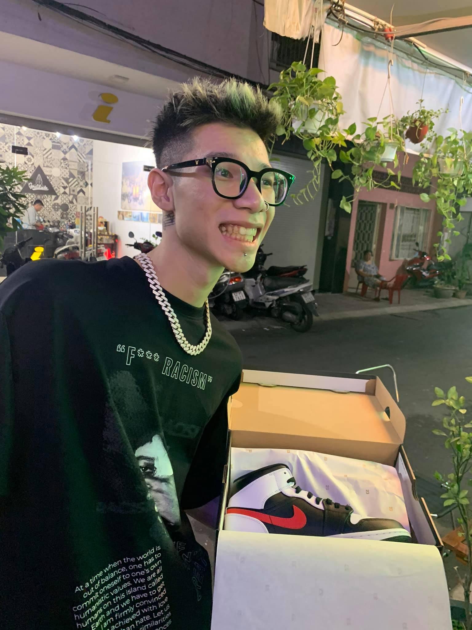 Sự cố để đời của MCK: Stream game nhưng quên xóa lịch sử truy cập web ...