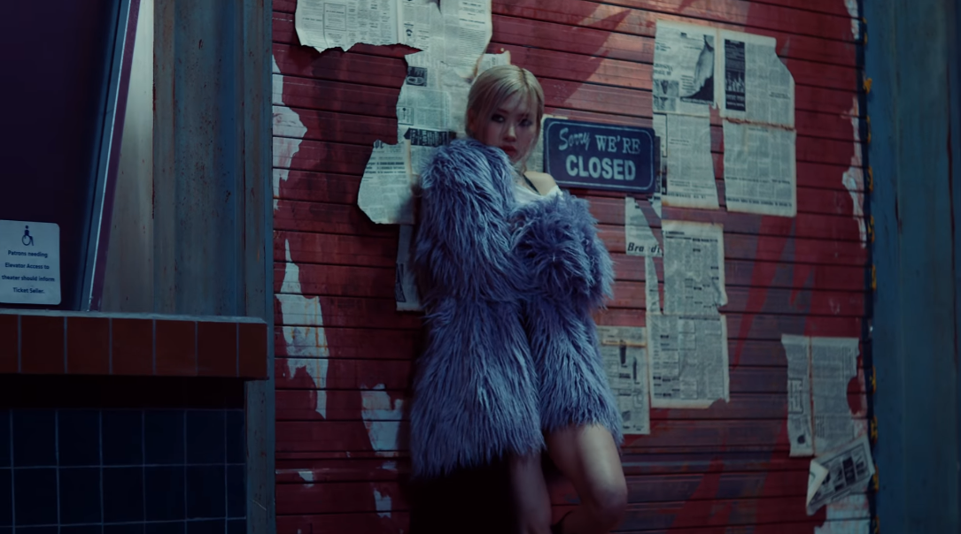 MV của Rosé có hàng loạt chi tiết na ná BLACKPINK