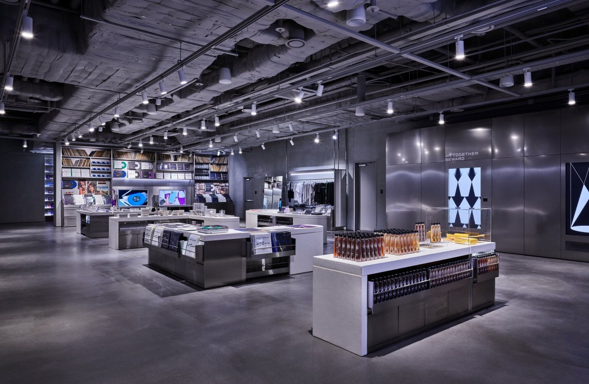 BTS có bảo tàng trưng bày album trong 8 năm hoạt động, nhìn "đồ sộ ...