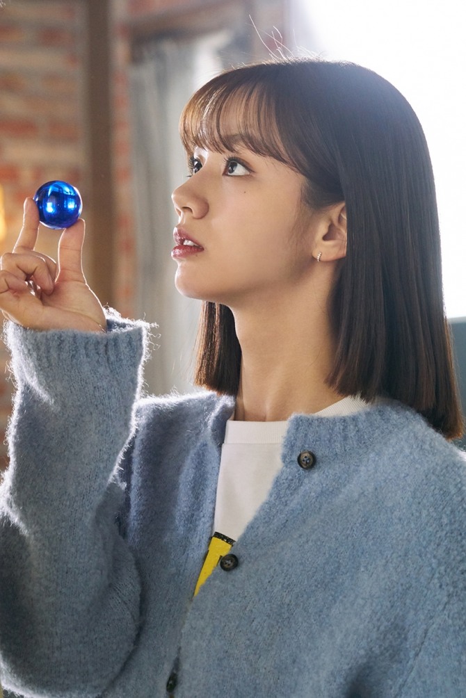Thánh meme phim Hàn gọi tên Hyeri, Duk Sun của Reply 1988 vẫn chưa là ...