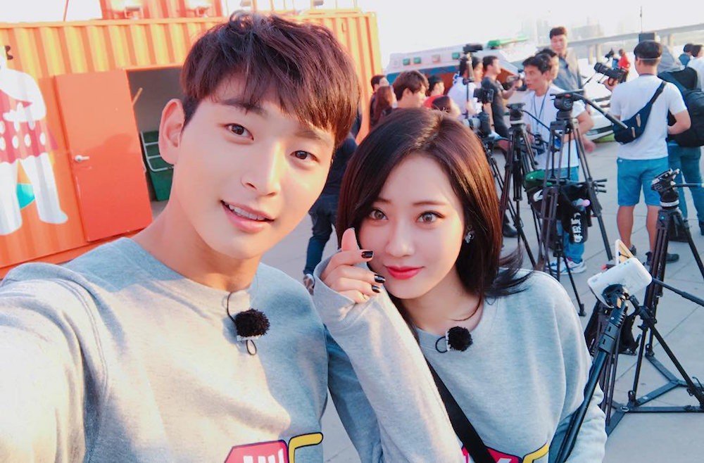 Jinwoon (2AM) chia tay mỹ nhân bốc lửa Kyungri sau 4 năm hẹn hò
