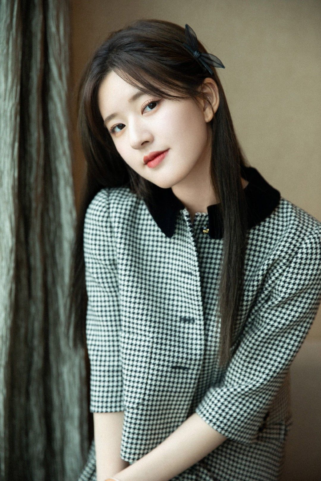 Triệu Lộ Tư quyết "ăn thua đủ" với Triệu Lệ Dĩnh, sắp trở thành "nàng thơ" mới trong phim Cố Mạn?