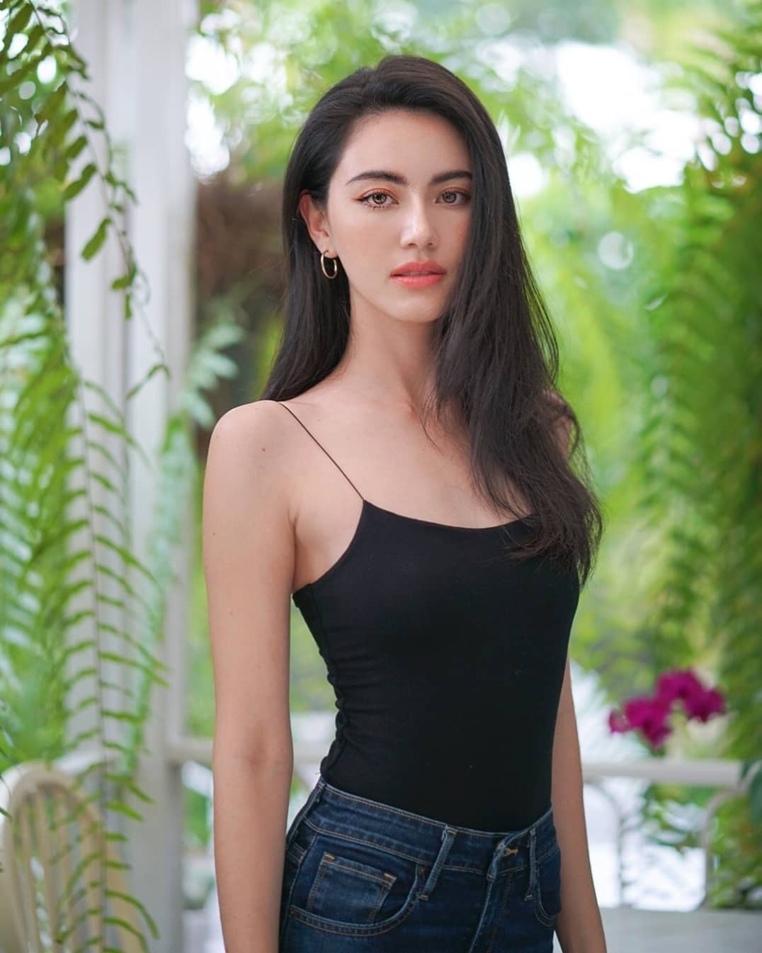 "Ma nữ" Mai Davika gợi ý 1 loạt set đồ gợi cảm cho nàng ngực lép, chẳng ...