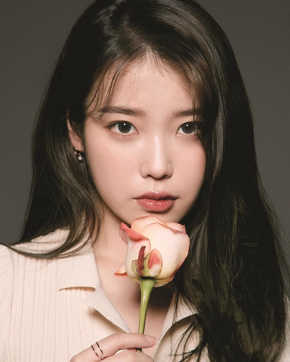 IU tậu căn hộ mới 270 tỷ, xem cận cảnh bên trong mà loá mắt vì sự sang ...
