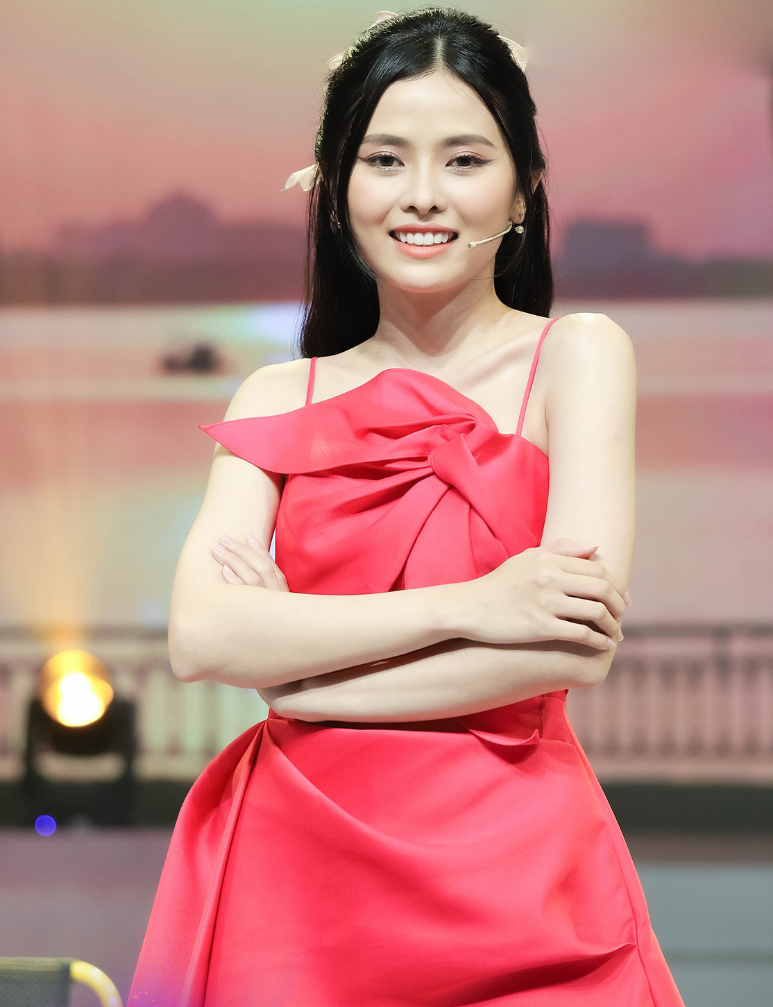 Hannie - Nữ chính tỏ tình 1 người, ra về cùng người khác: "Dù sai hay ...