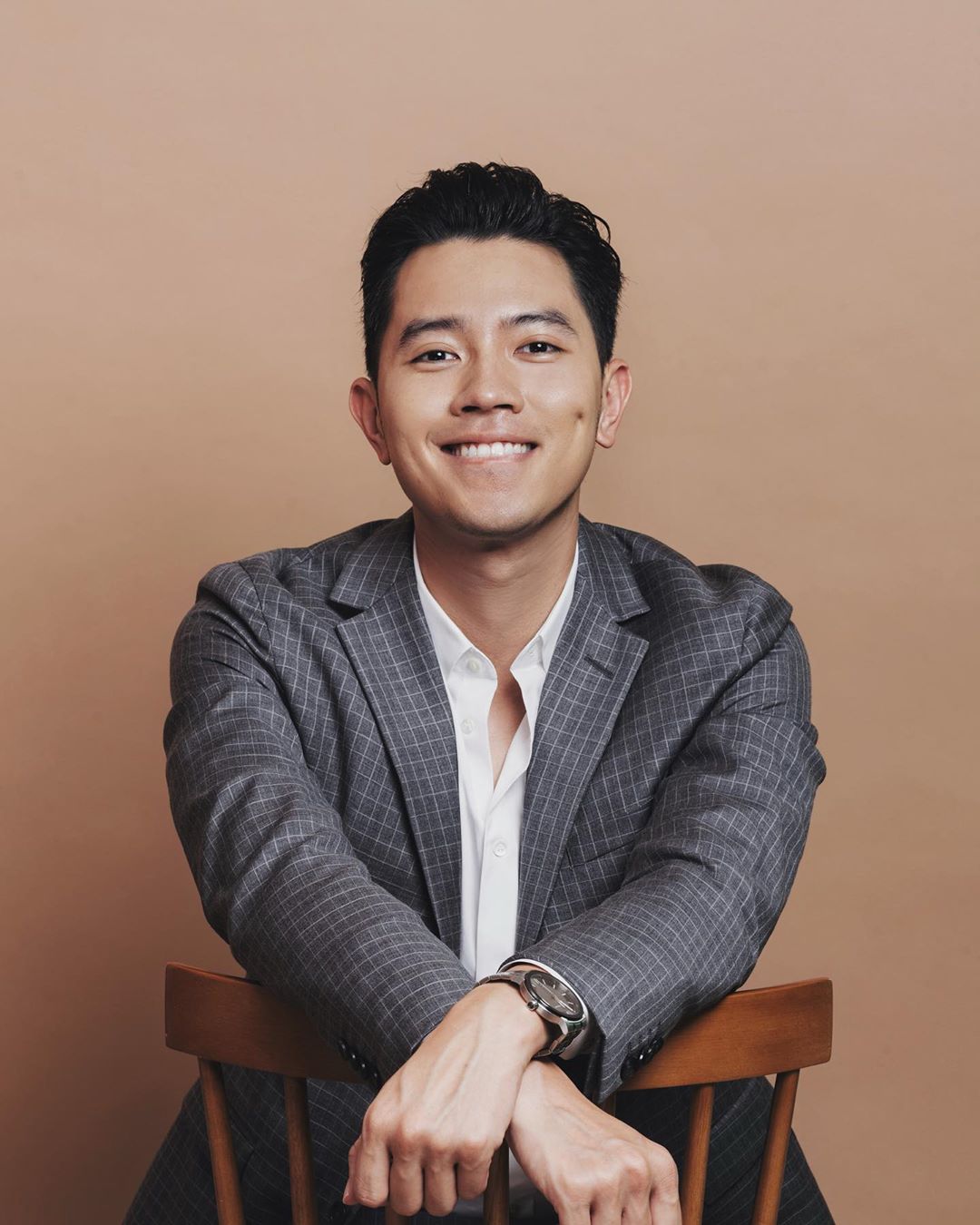 Cơ trưởng điển trai Quang Đạt review tai nghe gì mà chỉ 3 từ "ngon, gọn ...