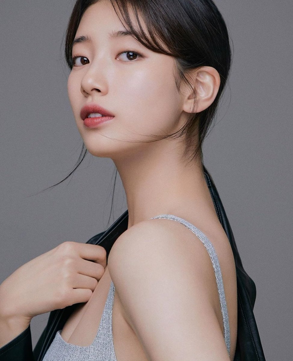 Netizen phát hiện điểm lạ về tài khoản Instagram của Suzy, cả showbiz ...