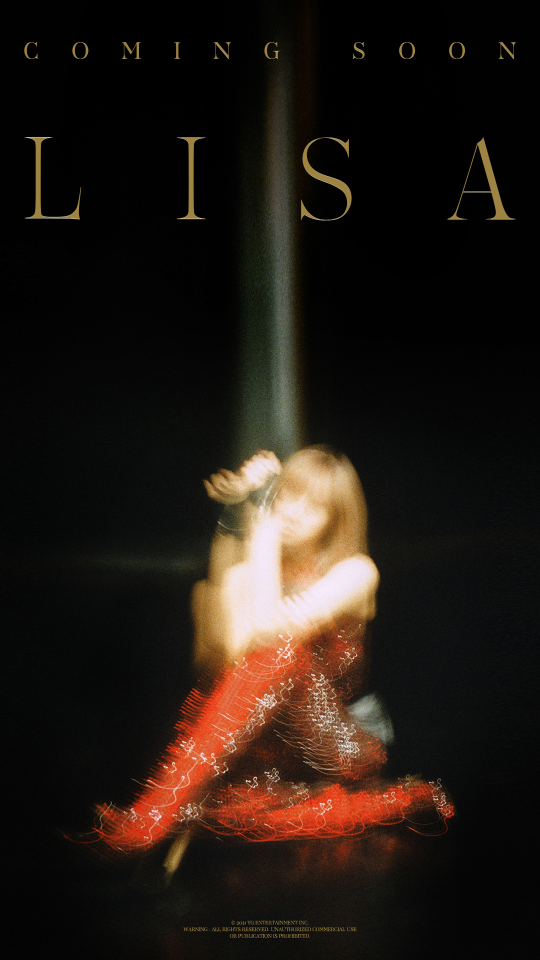 Lisa (BLACKPINK) tung poster "coming soon" trước thềm debut solo