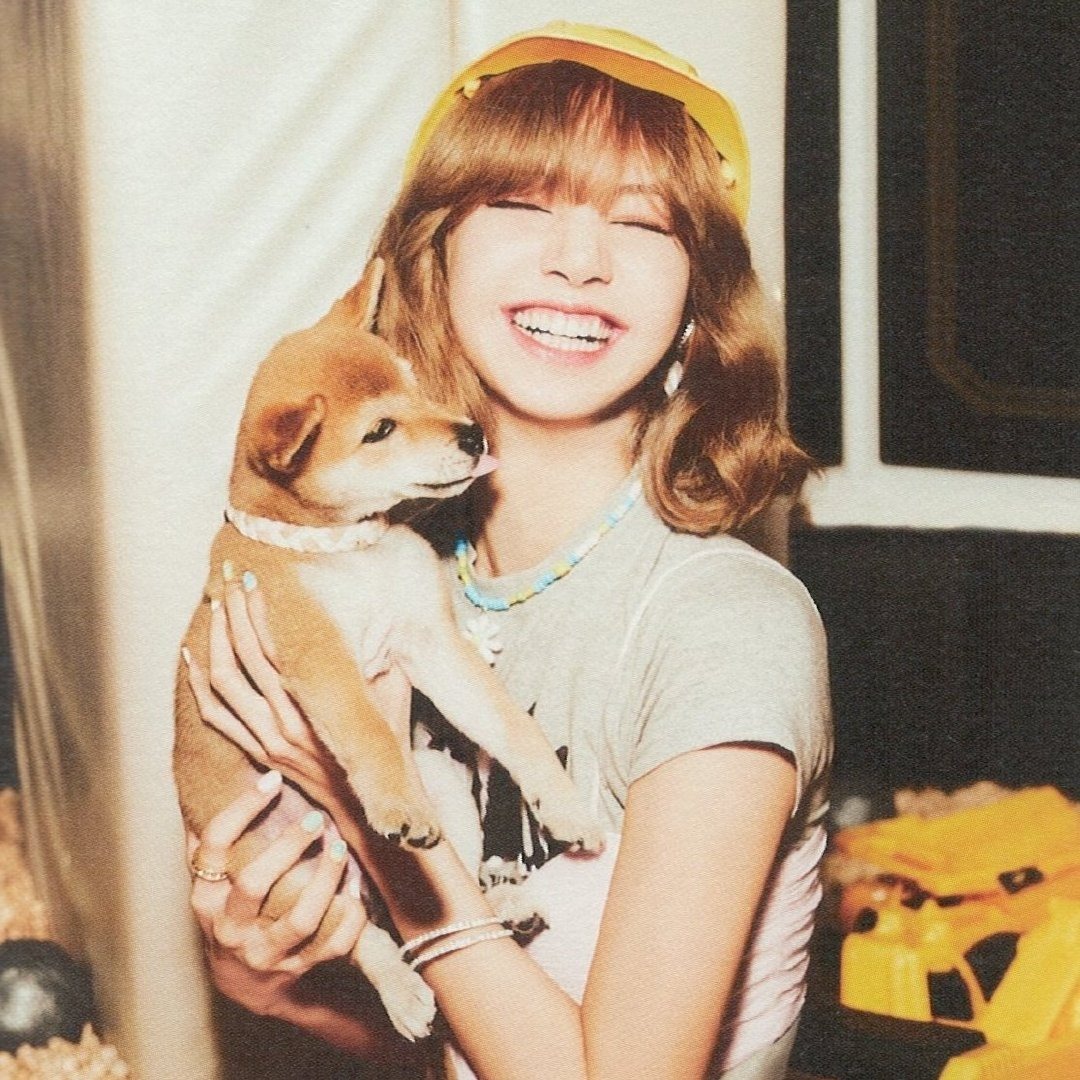 Vì sao album solo của Lisa (BLACKPINK) được đặt tên là LALISA?
