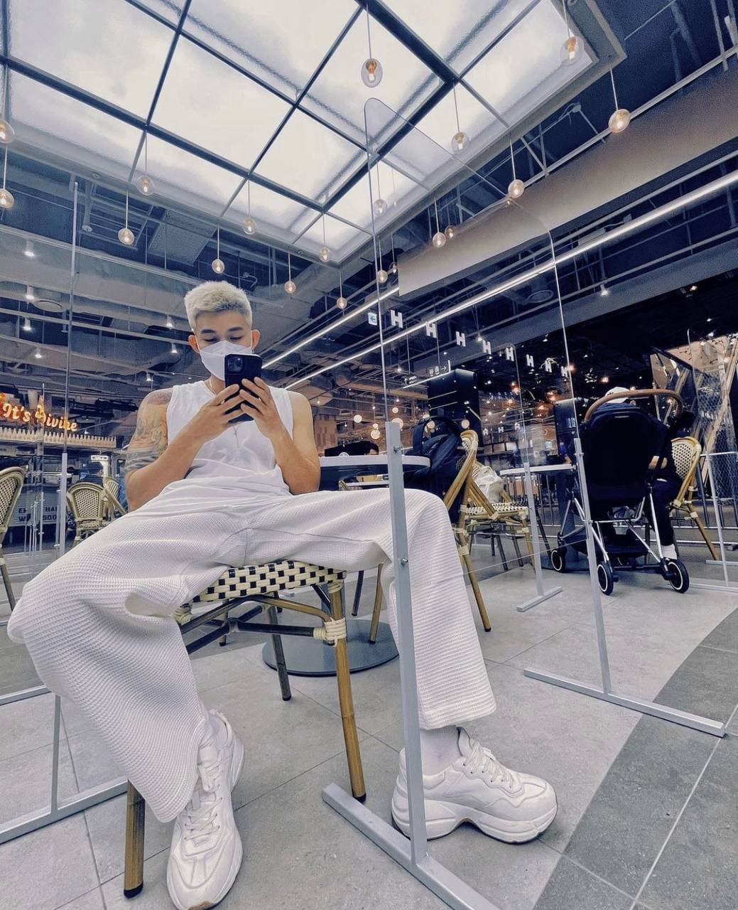 Jun Phạm bất ngờ công khai đăng ảnh đôi với một sao nam Running Man ...