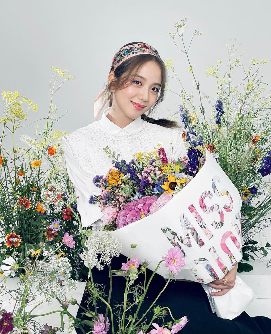 Jisoo (BLACKPINK) được netizen gọi là "chúa tể filter", chỉ cần soi ảnh ...
