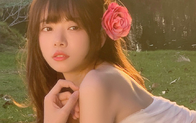 LUOXIN, tin tức Mới nhất Nữ MC LPL hóa nàng thơ nóng bỏng, nhưng dân ...