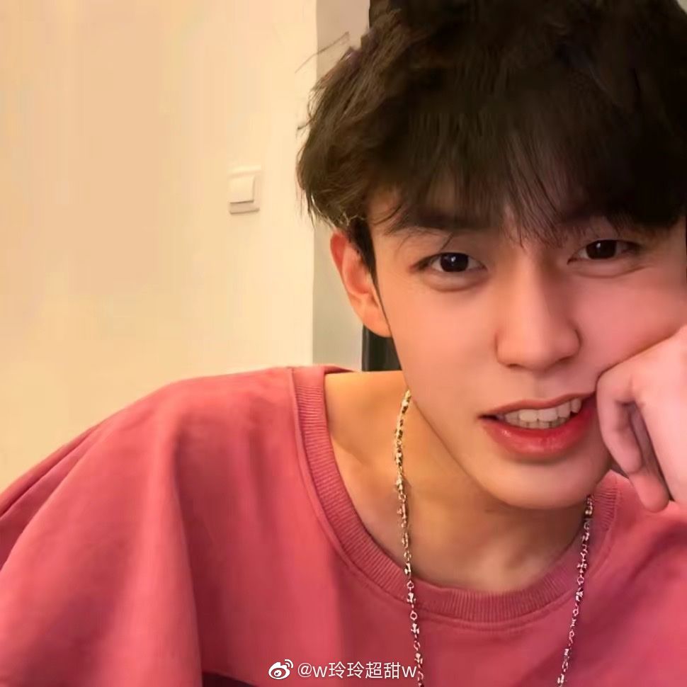 "Rửa mắt" trước nhan sắc hút hồn của nam streamer 2k2, lên livestream ...