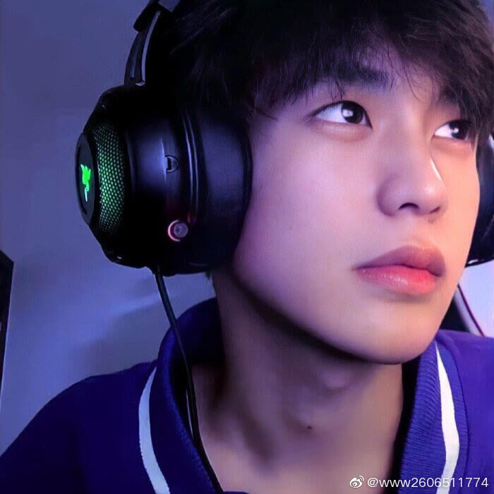 "Rửa mắt" trước nhan sắc hút hồn của nam streamer 2k2, lên livestream ...