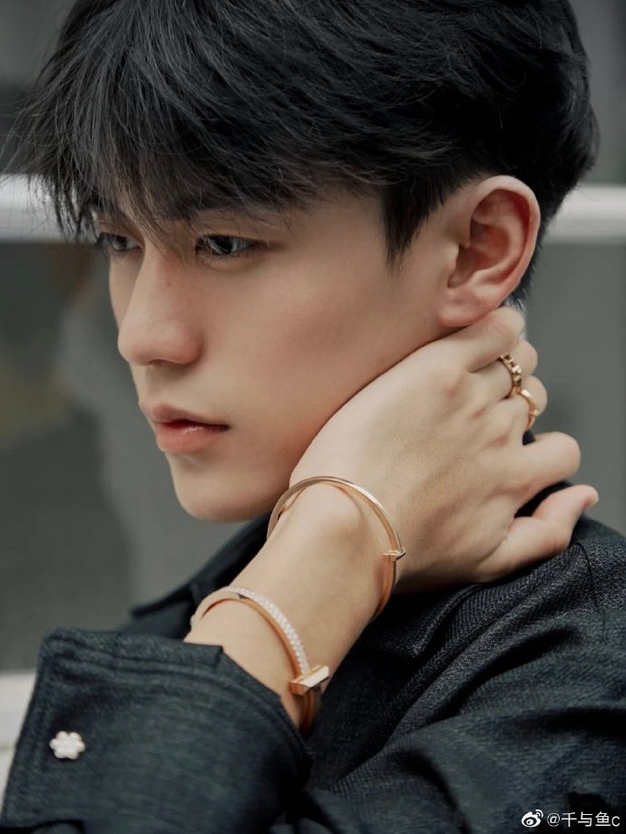 "Rửa mắt" trước nhan sắc hút hồn của nam streamer 2k2, lên livestream ...