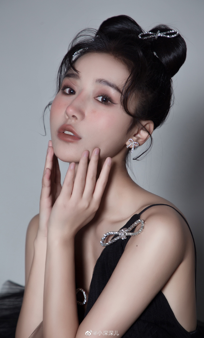 Nữ streamer xinh đẹp có phản ứng quyết liệt khi bị chèn ép, điều đáng ...