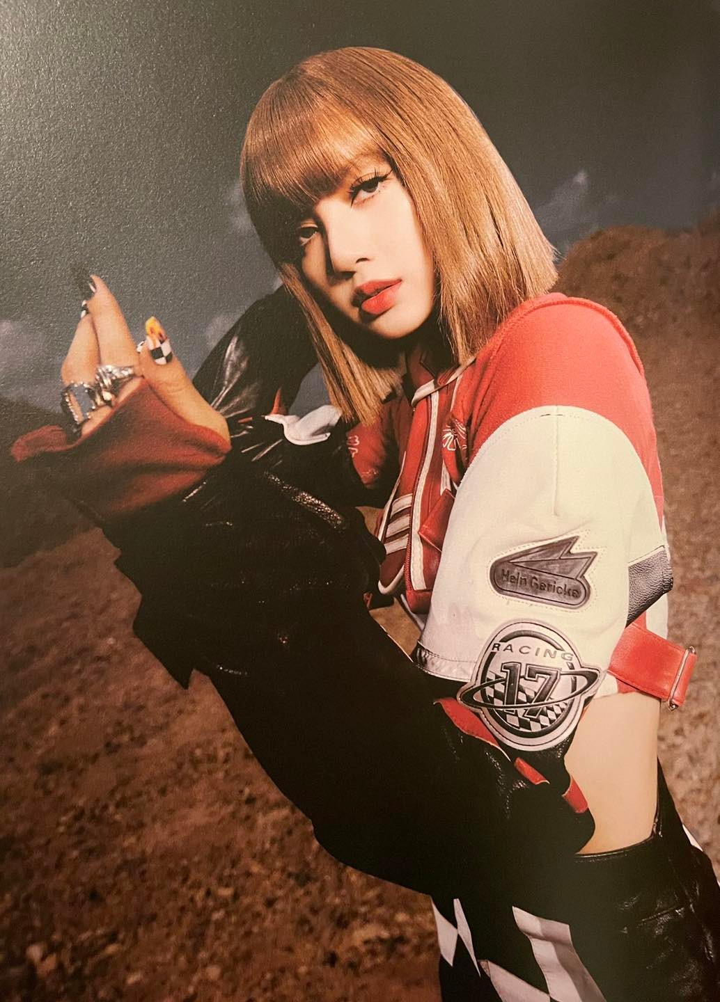 "Rửa mắt" với bộ ảnh photobook của Lisa: Đúng là gương mặt đẹp nhất thế ...