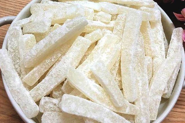 Hướng dẫn cách làm mứt bí đao xanh đơn giản bằng phèn chua tại nhà