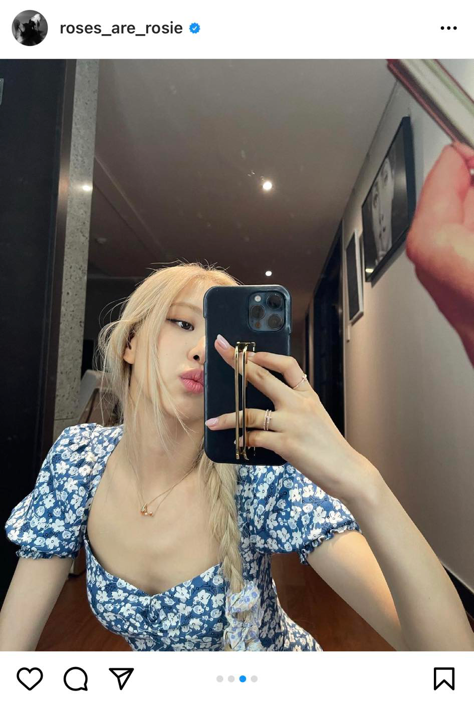 Cận cảnh chiếc "case iPhone" kỳ lạ của Rosé (BLACKPINK), có tiền cũng ...